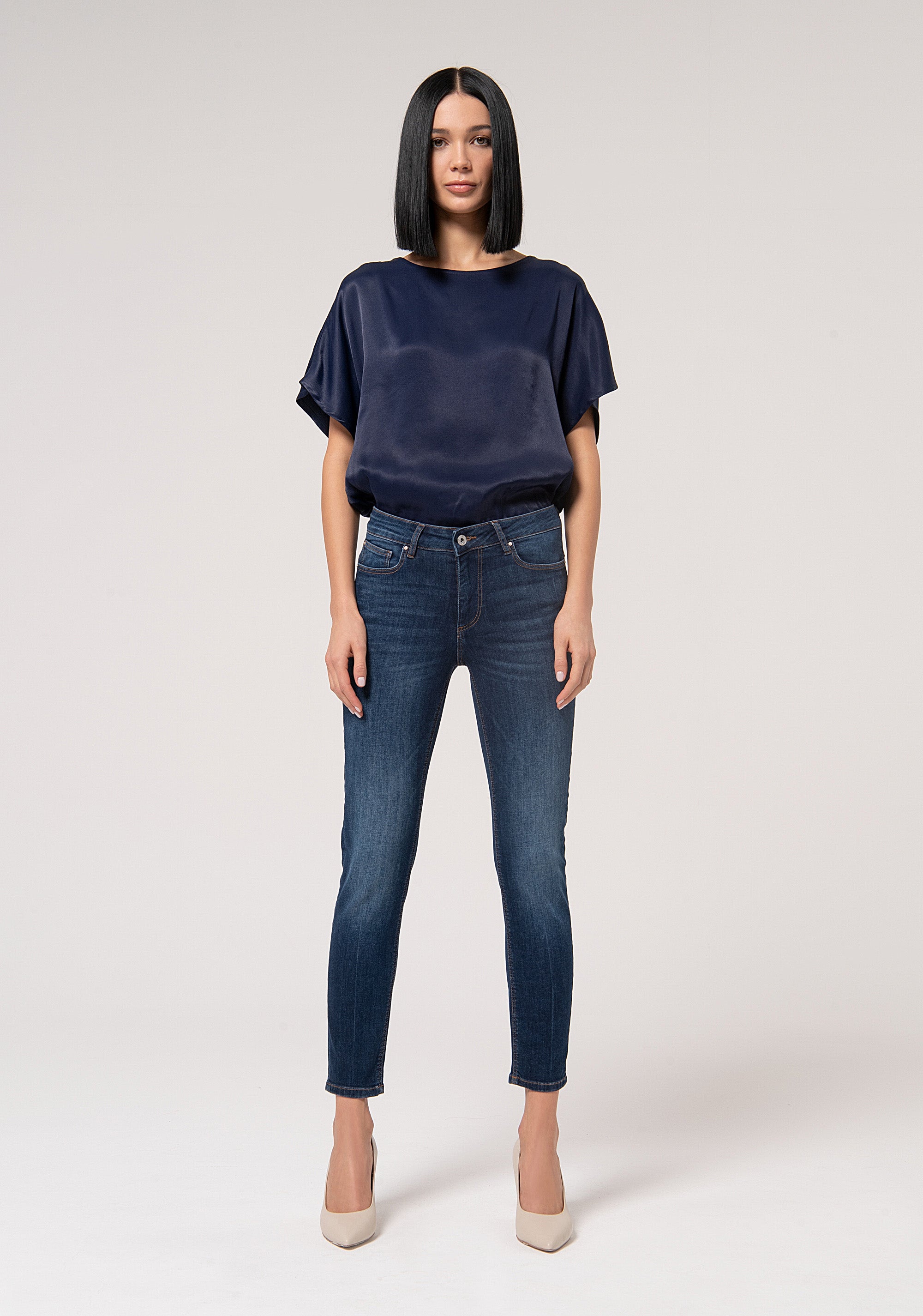 Jeans slim fit with perfect shape effect made in stretch denim with ...